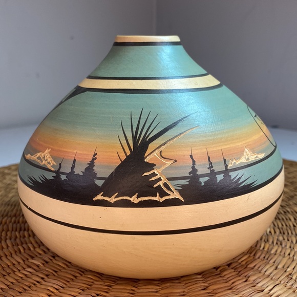 Vintage | Accents | Vintage Signed Navajo Native American Pottery ...